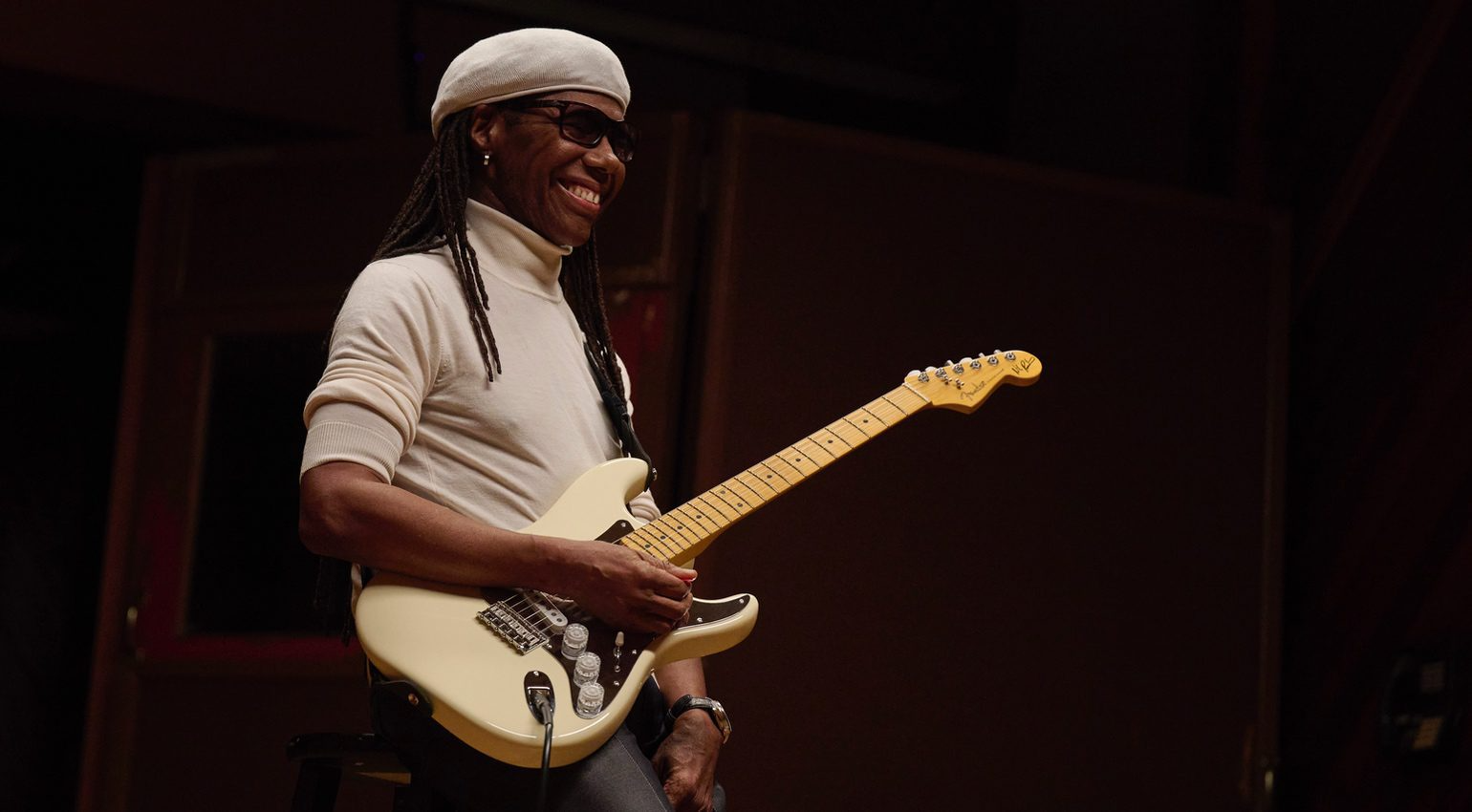 Đánh Giá Fender Nile Rodgers Hitmaker Stratocaster - Liệu Bạn Có Phát ...